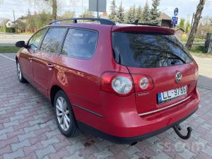 Red Volkswagen Passat B6 2010 in Riga, with an engine capacity of 1.60 L and mileage of 284 thousand km for 2250 €, photo 6 on AUTOMOTO.COM.LV