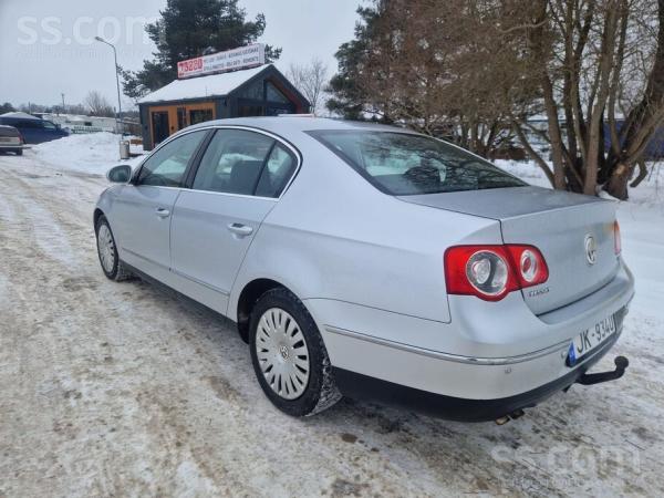 Volkswagen Passat B6 2005 in Tukums, with an engine capacity of 1.90 L and mileage of 261 thousand km for 2470 €, photo 3 on AUTOMOTO.COM.LV