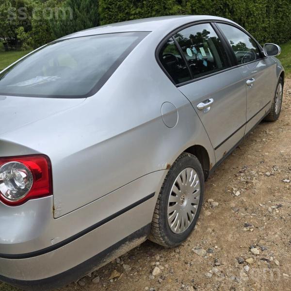 Volkswagen Passat B6 2007 in Dobele, with an engine capacity of 2.00 L and mileage of 284 thousand km for 750 €, photo 3 on AUTOMOTO.COM.LV