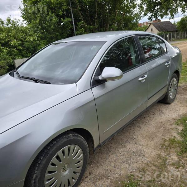 Volkswagen Passat B6 2007 in Dobele, with an engine capacity of 2.00 L and mileage of 284 thousand km for 750 €, photo 4 on AUTOMOTO.COM.LV