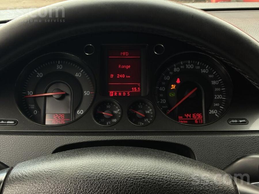 Volkswagen Passat B6 2005 Rīga, ar dzinēja tilpumu 2.00 L un nobraukumu 444 tūkst. km par 1300 €, foto 12 vietnē AUTOMOTO.COM.LV