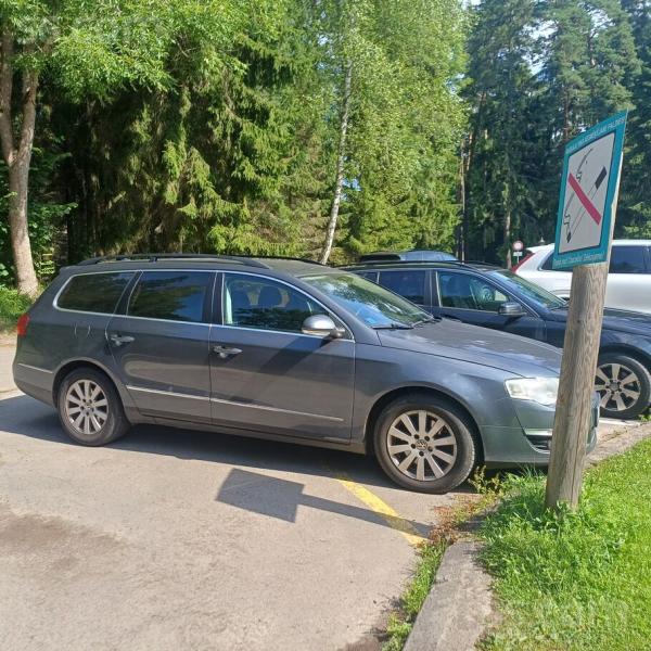 Volkswagen Passat B6 2009 in Riga, with an engine capacity of 2.00 L and mileage of 350 thousand km for 2000 €, photo 3 on AUTOMOTO.COM.LV