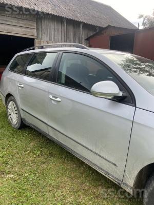 Volkswagen Passat B6 2010 in Riga, with an engine capacity of 1.60 L and mileage of 300 thousand km for 2300 €, photo 4 on AUTOMOTO.COM.LV