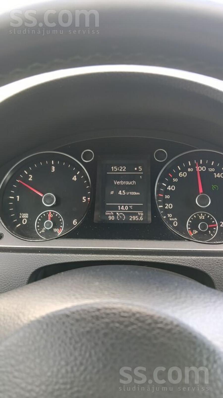 Volkswagen Passat B6 2010 in Valmiera, with an engine capacity of 1.60 L and mileage of 401 thousand km for 1900 €, photo 4 on AUTOMOTO.COM.LV