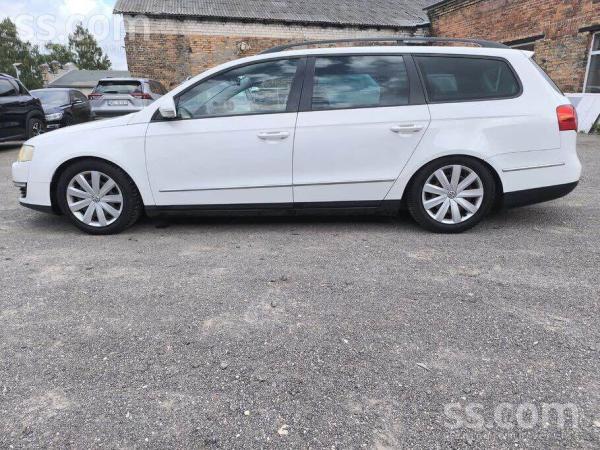 White Volkswagen Passat B6 2007 in Cesis, with an engine capacity of 1.90 L and mileage of 243 thousand km for 1000 €, photo 3 on AUTOMOTO.COM.LV
