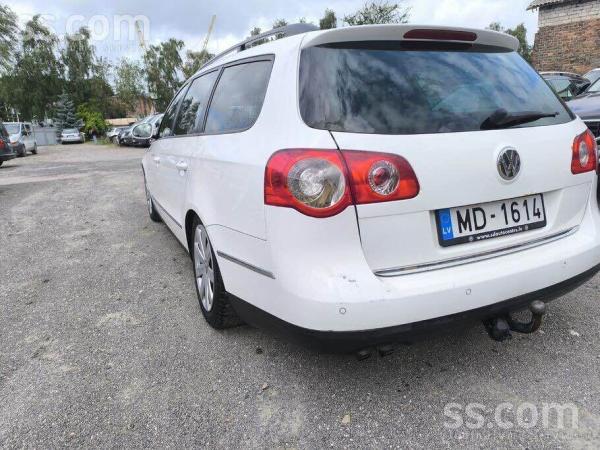 White Volkswagen Passat B6 2007 in Cesis, with an engine capacity of 1.90 L and mileage of 243 thousand km for 1000 €, photo 5 on AUTOMOTO.COM.LV