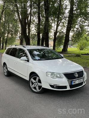 White Volkswagen Passat B6 2008 in Riga, with an engine capacity of 2.00 L and mileage of 412 thousand km for 1350 €, photo  on AUTOMOTO.COM.LV