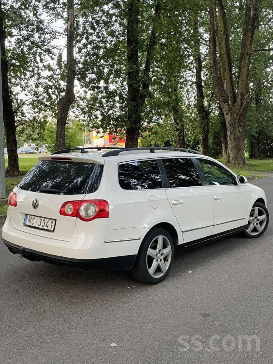 White Volkswagen Passat B6 2008 in Riga, with an engine capacity of 2.00 L and mileage of 412 thousand km for 1350 €, photo 4 on AUTOMOTO.COM.LV