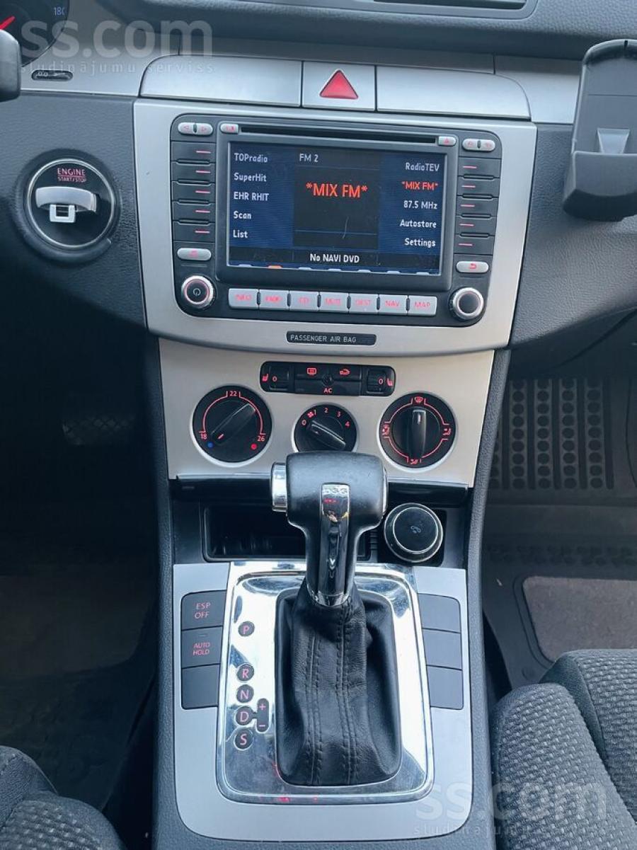 White Volkswagen Passat B6 2008 in Riga, with an engine capacity of 2.00 L and mileage of 412 thousand km for 1350 €, photo 7 on AUTOMOTO.COM.LV