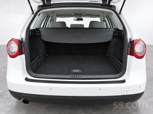 White Volkswagen Passat B6 2009 in Riga, with an engine capacity of 1.40 L and mileage of 223 thousand km for 1990 €, photo 23 on AUTOMOTO.COM.LV