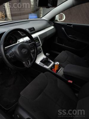 Balts Volkswagen Passat B6 2010 Rīga, ar dzinēja tilpumu 2.00 L un nobraukumu 0 tūkst. km par 2250 €, foto 8 vietnē AUTOMOTO.COM.LV