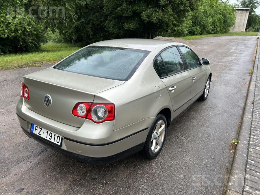 Yellow Volkswagen Passat B6 2006 in Liepaja, with an engine capacity of 2.00 L and mileage of 235 thousand km for 1000 €, photo 5 on AUTOMOTO.COM.LV