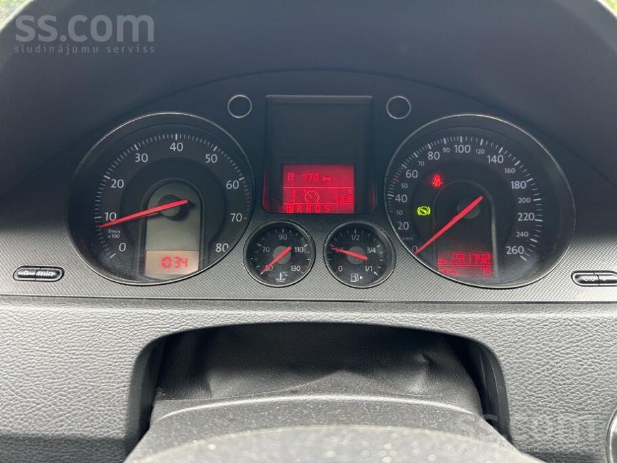 Yellow Volkswagen Passat B6 2006 in Liepaja, with an engine capacity of 2.00 L and mileage of 235 thousand km for 1000 €, photo 8 on AUTOMOTO.COM.LV