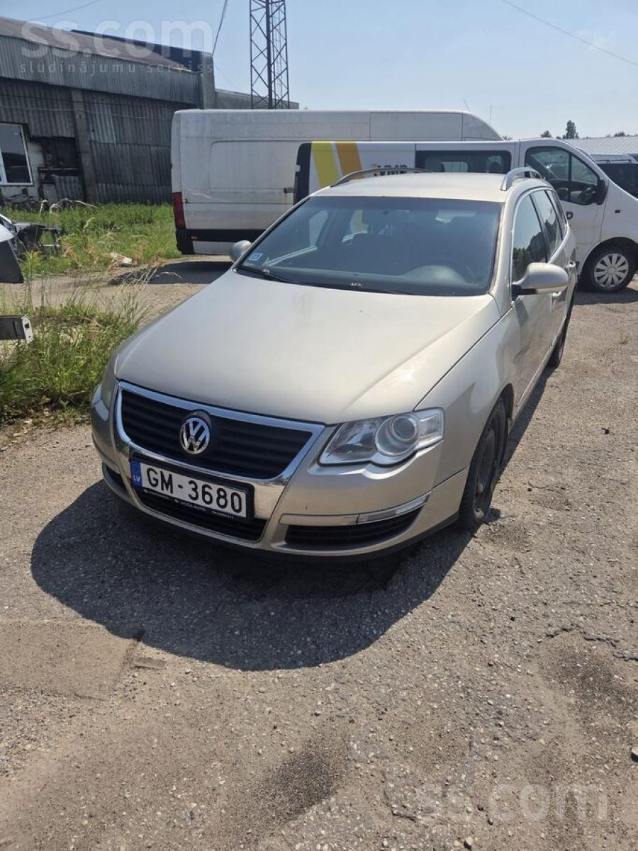 Yellow Volkswagen Passat B6 2006 in Riga, with an engine capacity of 2.00 L and mileage of 308 thousand km for 480 €, photo 1 on AUTOMOTO.COM.LV