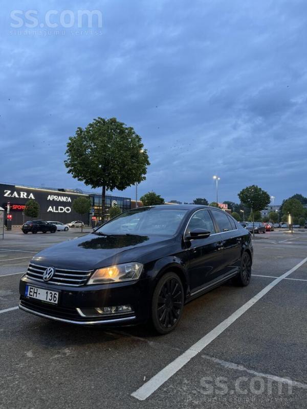 Melns Volkswagen Passat B7 2011 Rīga, ar dzinēja tilpumu 2.00 L un nobraukumu 261 tūkst. km par 5800 €, foto 1 vietnē AUTOMOTO.COM.LV