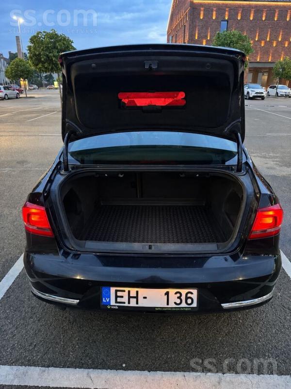 Melns Volkswagen Passat B7 2011 Rīga, ar dzinēja tilpumu 2.00 L un nobraukumu 261 tūkst. km par 5550 €, foto 10 vietnē AUTOMOTO.COM.LV