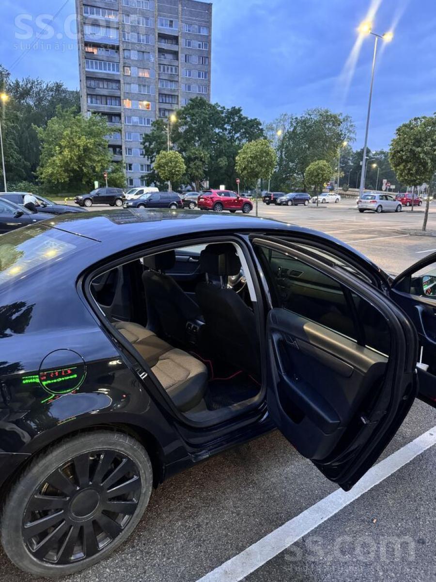 Melns Volkswagen Passat B7 2011 Rīga, ar dzinēja tilpumu 2.00 L un nobraukumu 261 tūkst. km par 5550 €, foto 14 vietnē AUTOMOTO.COM.LV