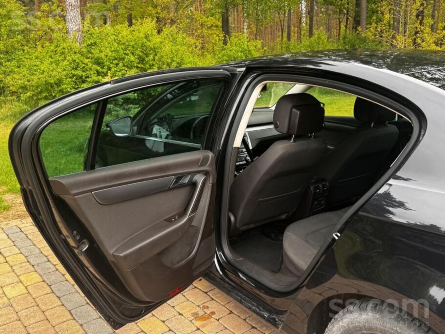 Melns Volkswagen Passat B7 2011 Rīga, ar dzinēja tilpumu 1.80 L un nobraukumu 240 tūkst. km par 3200 €, foto 12 vietnē AUTOMOTO.COM.LV