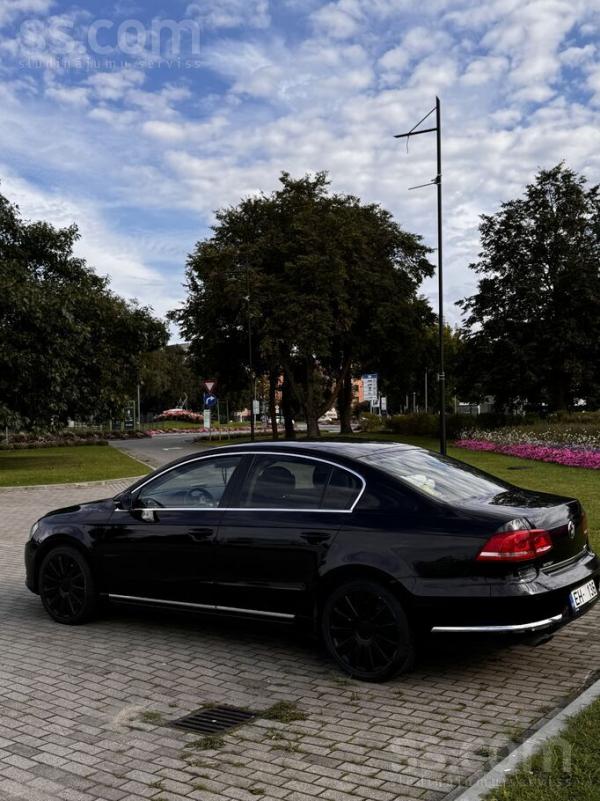 Volkswagen Passat B7 2011 Rīga vietnē Melns Volkswagen Passat B7 2011 Rīga, ar dzinēja tilpumu 2.00 L un nobraukumu 265 tūkst. km par 5500 €, foto 5 vietnē AUTOMOTO.COM.LV