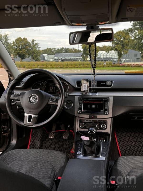 Volkswagen Passat B7 2011 Rīga vietnē Melns Volkswagen Passat B7 2011 Rīga, ar dzinēja tilpumu 2.00 L un nobraukumu 265 tūkst. km par 5500 €, foto 10 vietnē AUTOMOTO.COM.LV