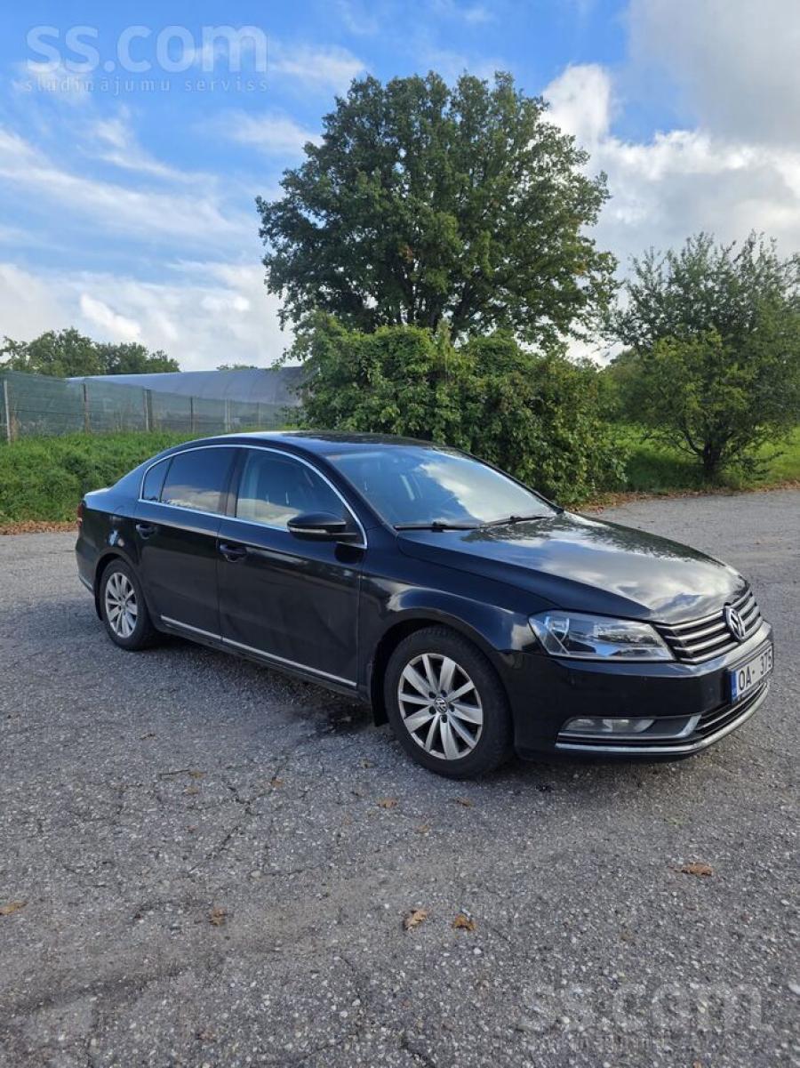 Black Volkswagen Passat B7 2011 in Valmiera, with an engine capacity of 2.00 L and mileage of 445 thousand km for 3500 €, photo 1 on AUTOMOTO.COM.LV
