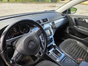 Black Volkswagen Passat B7 2011 in Valmiera, with an engine capacity of 2.00 L and mileage of 445 thousand km for 3500 €, photo 7 on AUTOMOTO.COM.LV