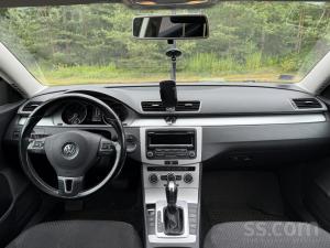 Black Volkswagen Passat B7 2012 in Riga, with an engine capacity of 1.40 L and mileage of 182 thousand km for 6200 €, photo 8 on AUTOMOTO.COM.LV