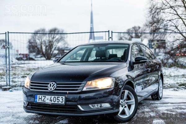 Black Volkswagen Passat B7 2012 in Riga, with an engine capacity of 1.40 L and mileage of 306 thousand km for 4290 €, photo 1 on AUTOMOTO.COM.LV