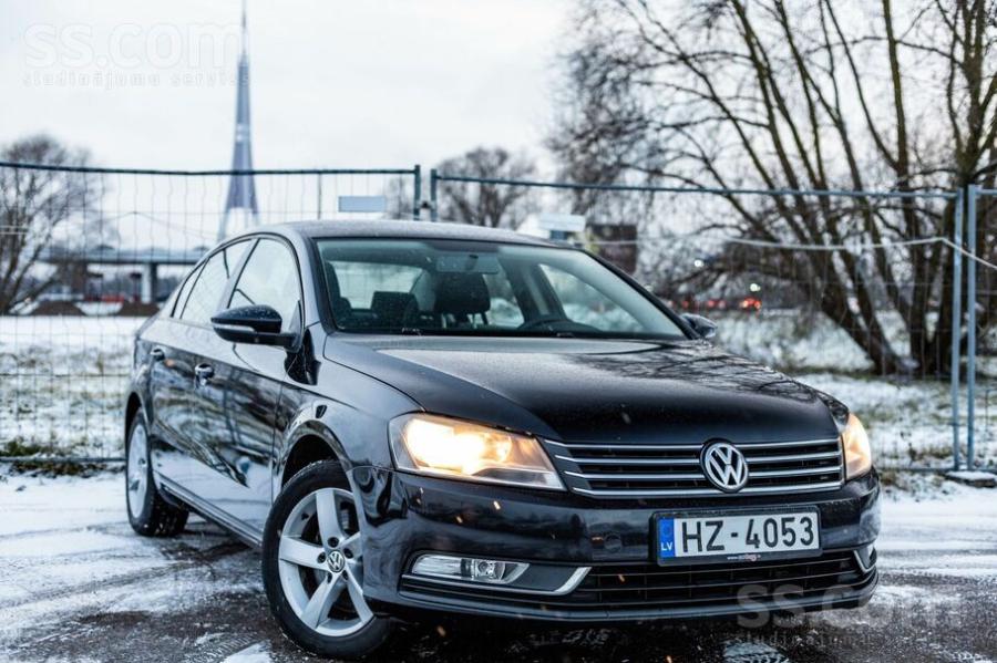 Black Volkswagen Passat B7 2012 in Riga, with an engine capacity of 1.40 L and mileage of 306 thousand km for 4290 €, photo 2 on AUTOMOTO.COM.LV