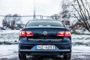 Black Volkswagen Passat B7 2012 in Riga, with an engine capacity of 1.40 L and mileage of 306 thousand km for 4290 €, photo 8 on AUTOMOTO.COM.LV