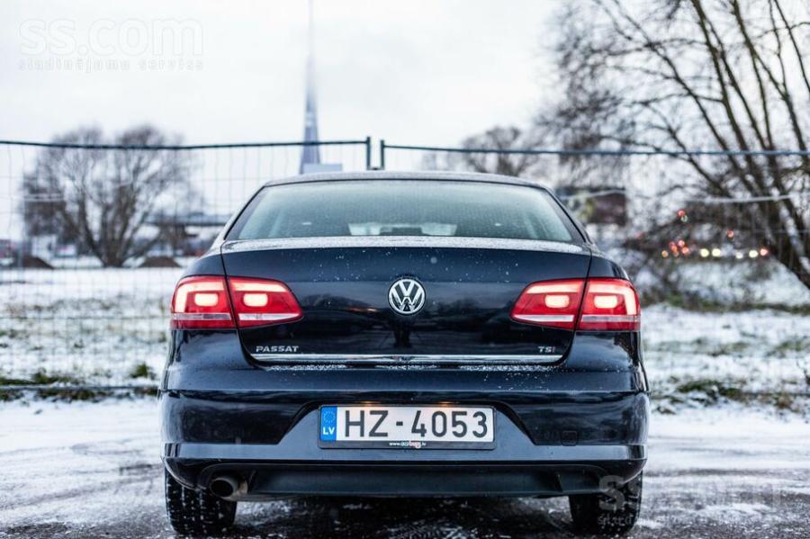 Black Volkswagen Passat B7 2012 in Riga, with an engine capacity of 1.40 L and mileage of 306 thousand km for 4290 €, photo 8 on AUTOMOTO.COM.LV