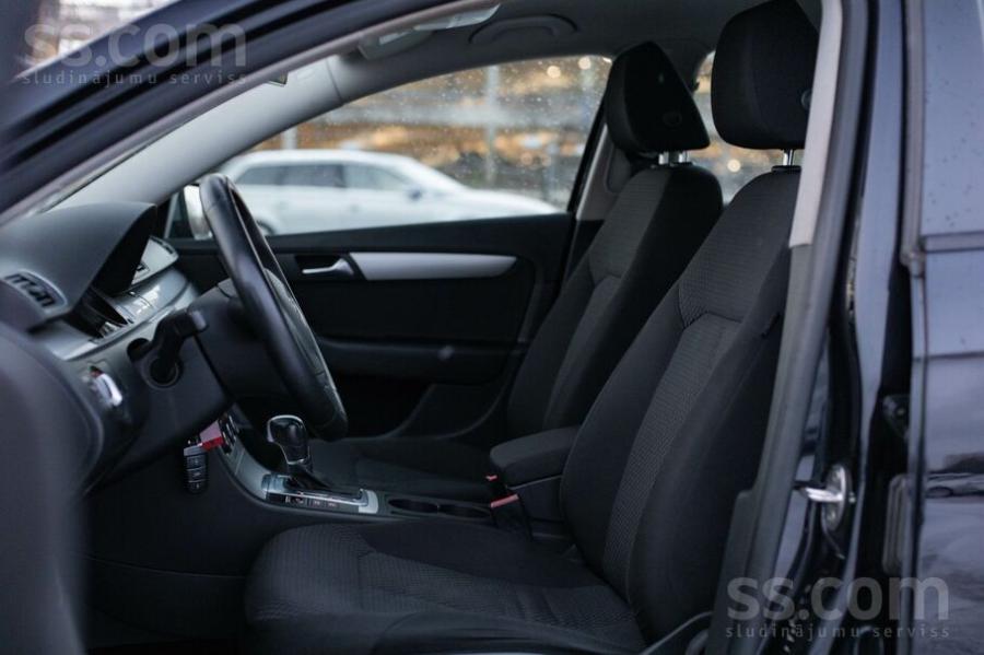 Black Volkswagen Passat B7 2012 in Riga, with an engine capacity of 1.40 L and mileage of 306 thousand km for 4290 €, photo 11 on AUTOMOTO.COM.LV