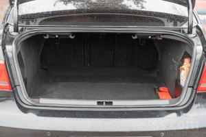 Melns Volkswagen Passat B7 2012 Rīga, ar dzinēja tilpumu 2.00 L un nobraukumu 399 tūkst. km par 4900 €, foto 16 vietnē AUTOMOTO.COM.LV
