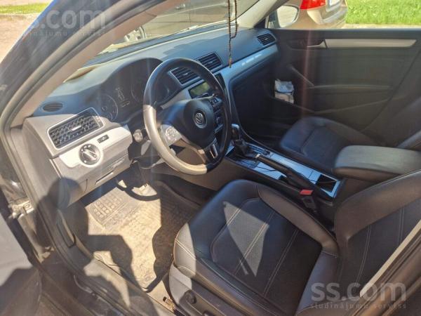 Black Volkswagen Passat B7 2012 in Riga, with an engine capacity of 2.50 L and mileage of 0 thousand km for 5000 €, photo 8 on AUTOMOTO.COM.LV