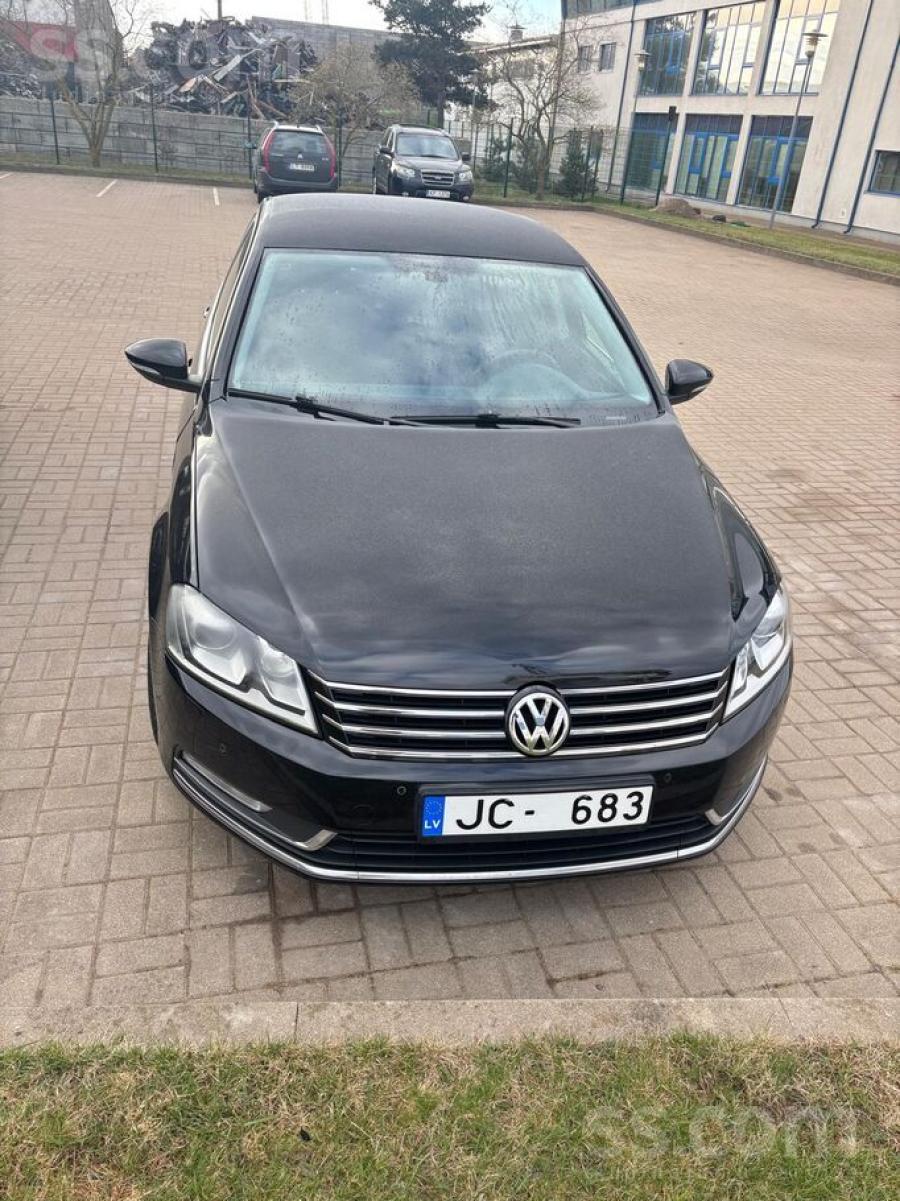 Melns Volkswagen Passat B7 2012 Rīga, ar dzinēja tilpumu 2.00 L un nobraukumu 303 tūkst. km par 5200 €, foto 1 vietnē AUTOMOTO.COM.LV