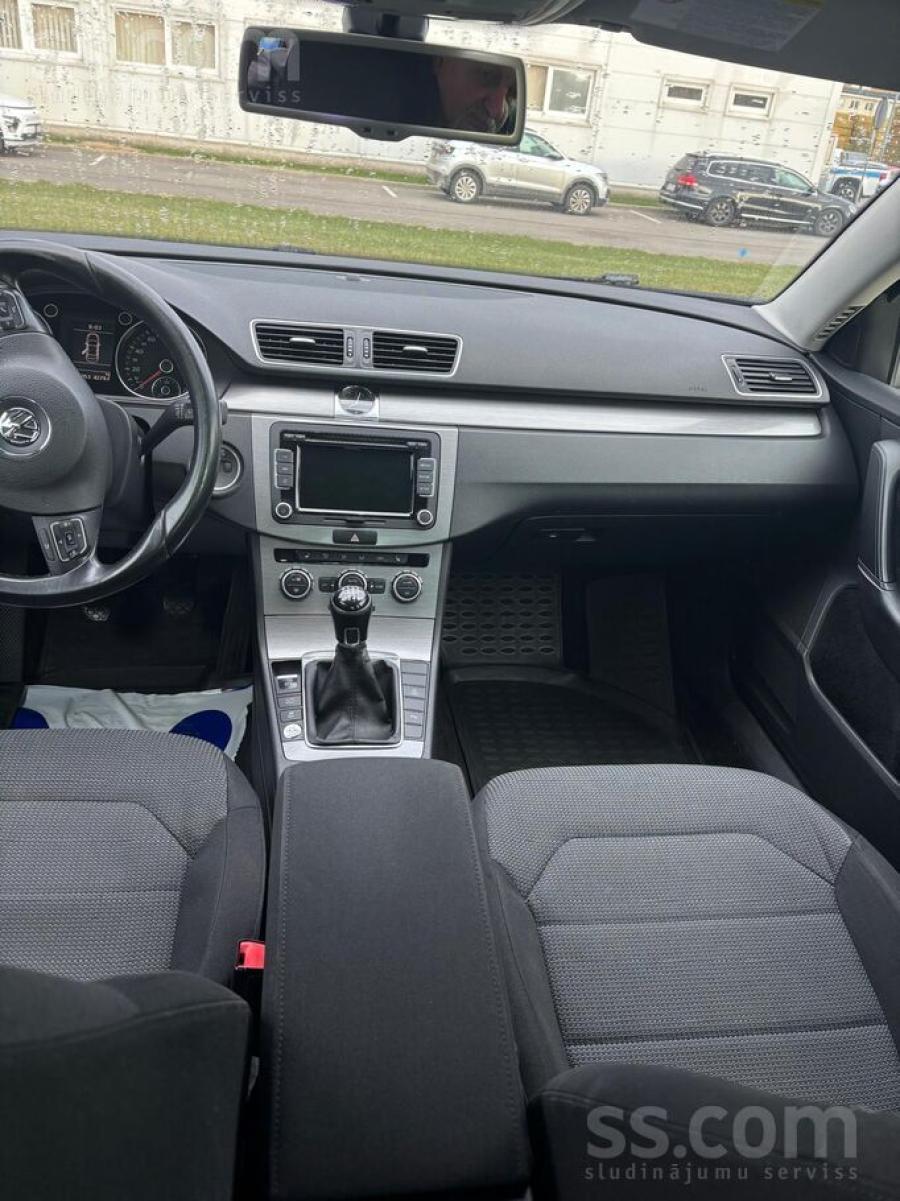Melns Volkswagen Passat B7 2012 Rīga, ar dzinēja tilpumu 2.00 L un nobraukumu 303 tūkst. km par 5200 €, foto 4 vietnē AUTOMOTO.COM.LV