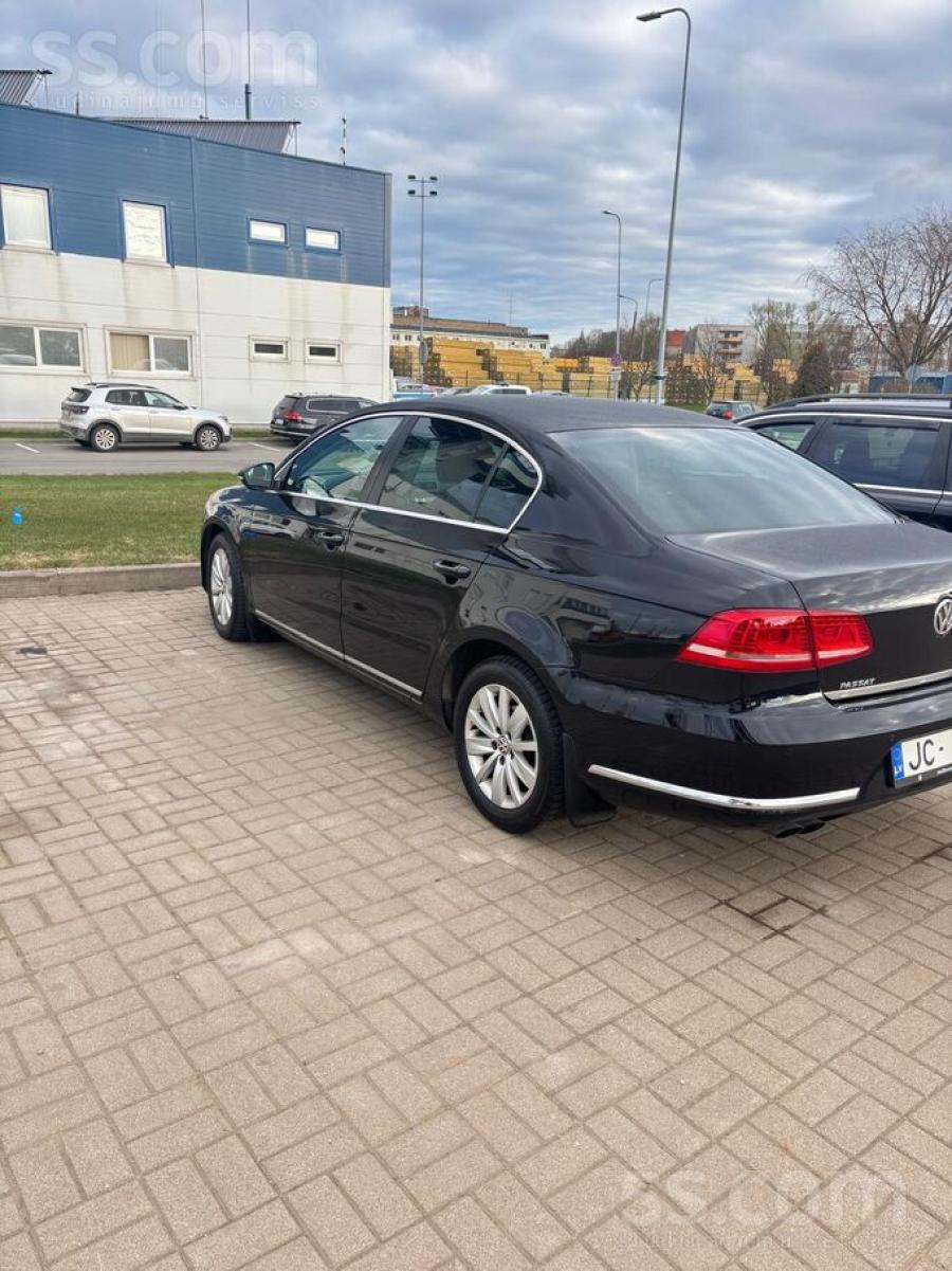 Melns Volkswagen Passat B7 2012 Rīga, ar dzinēja tilpumu 2.00 L un nobraukumu 303 tūkst. km par 5200 €, foto 5 vietnē AUTOMOTO.COM.LV