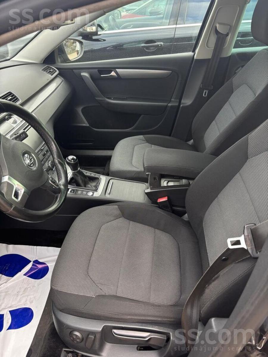 Melns Volkswagen Passat B7 2012 Rīga, ar dzinēja tilpumu 2.00 L un nobraukumu 303 tūkst. km par 5200 €, foto 10 vietnē AUTOMOTO.COM.LV