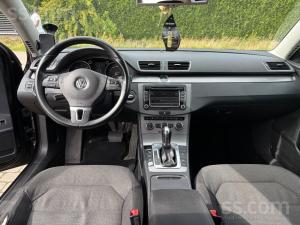 Black Volkswagen Passat B7 2012 in Riga, with an engine capacity of 2.00 L and mileage of 335 thousand km for 3300 €, photo 5 on AUTOMOTO.COM.LV