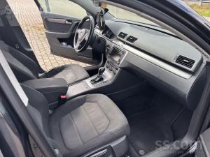 Black Volkswagen Passat B7 2012 in Riga, with an engine capacity of 2.00 L and mileage of 335 thousand km for 3300 €, photo 8 on AUTOMOTO.COM.LV