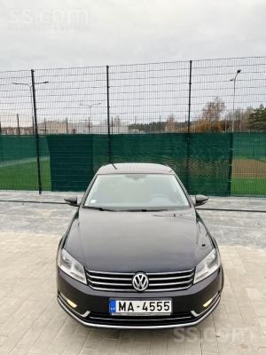 Black Volkswagen Passat B7 2012 in Jelgava, with an engine capacity of 2.00 L and mileage of 125 thousand km for 6490 €, photo 4 on AUTOMOTO.COM.LV