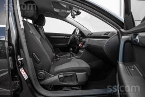 Melns Volkswagen Passat B7 2012 Rīga, ar dzinēja tilpumu 2.00 L un nobraukumu 303 tūkst. km par 6490 €, foto 12 vietnē AUTOMOTO.COM.LV