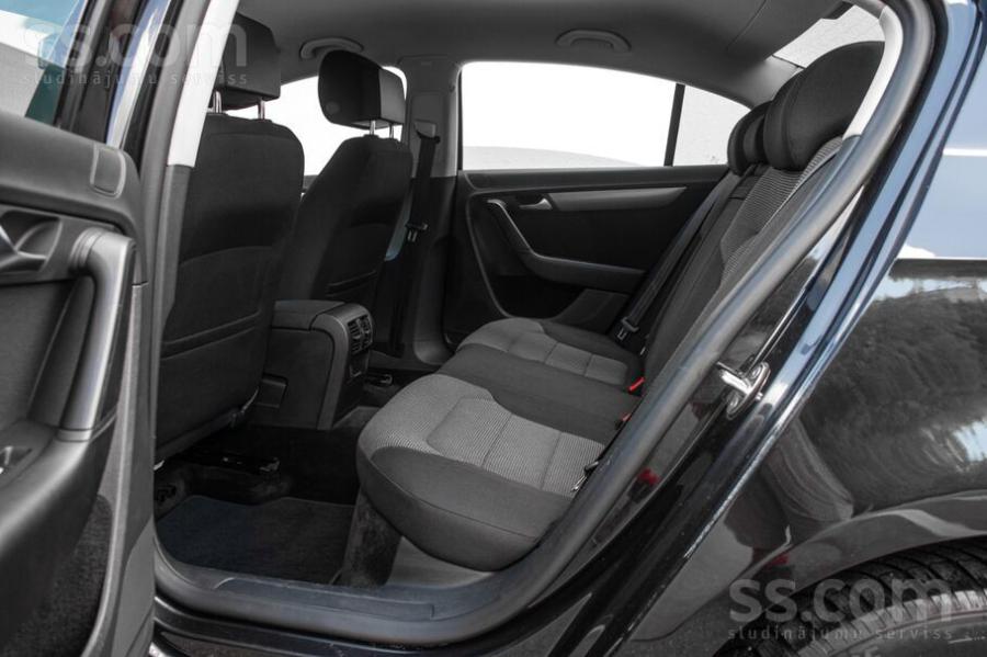 Melns Volkswagen Passat B7 2012 Rīga, ar dzinēja tilpumu 2.00 L un nobraukumu 303 tūkst. km par 6490 €, foto 13 vietnē AUTOMOTO.COM.LV