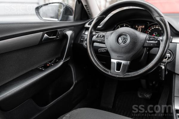 Black Volkswagen Passat B7 2012 in Riga, with an engine capacity of 2.00 L and mileage of 0 thousand km for 4500 €, photo 6 on AUTOMOTO.COM.LV
