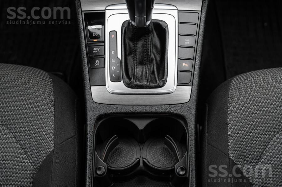 Black Volkswagen Passat B7 2012 in Riga, with an engine capacity of 2.00 L and mileage of 0 thousand km for 4500 €, photo 10 on AUTOMOTO.COM.LV