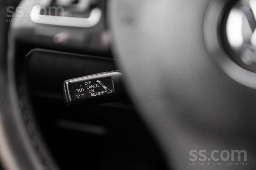 Black Volkswagen Passat B7 2012 in Riga, with an engine capacity of 2.00 L and mileage of 0 thousand km for 4500 €, photo 12 on AUTOMOTO.COM.LV