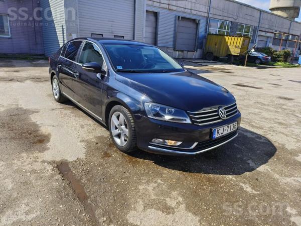 Black Volkswagen Passat B7 2013 in Riga, with an engine capacity of 2.00 L and mileage of 262 thousand km for 3630 €, photo 1 on AUTOMOTO.COM.LV