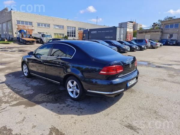 Black Volkswagen Passat B7 2013 in Riga, with an engine capacity of 2.00 L and mileage of 262 thousand km for 3630 €, photo 9 on AUTOMOTO.COM.LV