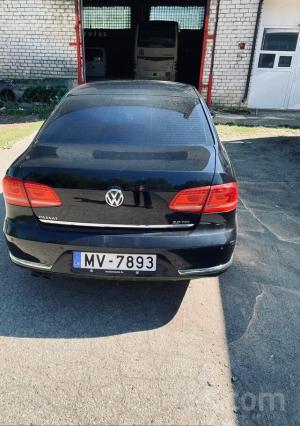 Black Volkswagen Passat B7 2013 in Ludza, with an engine capacity of 2.00 L and mileage of 280 thousand km for 6000 €, photo 4 on AUTOMOTO.COM.LV