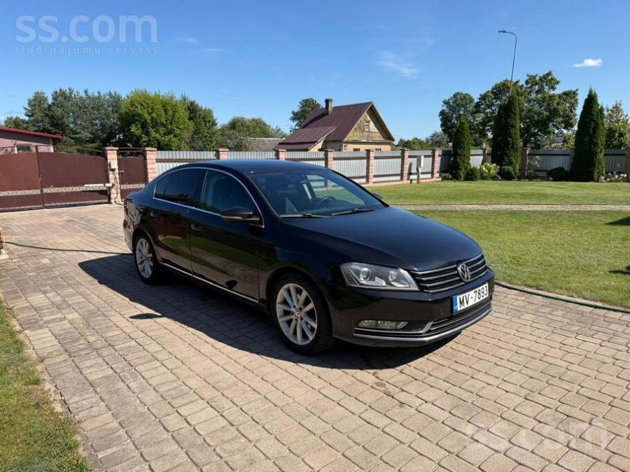 Black Volkswagen Passat B7 2013 in Ludza, with an engine capacity of 2.00 L and mileage of 293 thousand km for 5700 €, photo 1 on AUTOMOTO.COM.LV